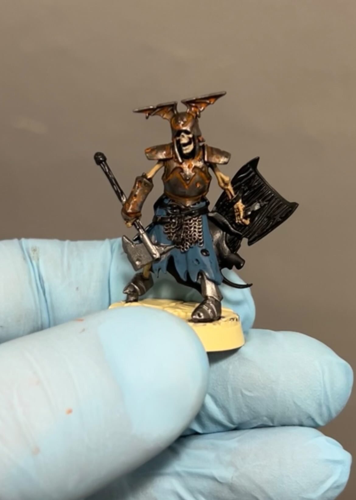 How To Paint Weathered Armour - Figure Mentors